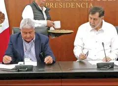 Gerardo Fernández Noroña presume foto en helicóptero