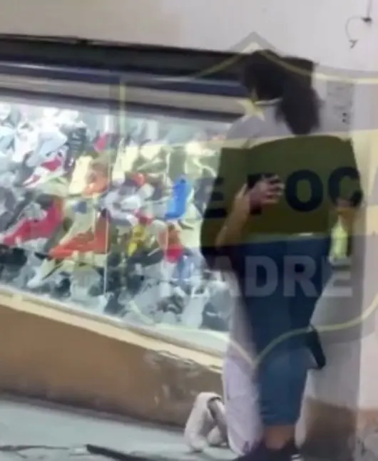 Video: ¡Amor Apache! Mujer le pega a hombre en calles de Cuernavaca y este le suplica