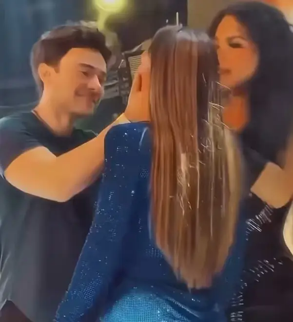 VIDEO: Karina Torres y el Dr Miguel Padilla protagonizan romántico beso