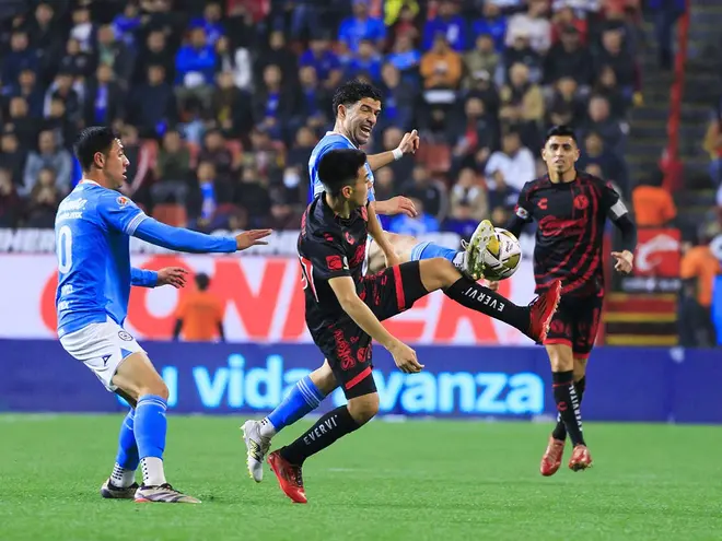 ¿Quién es Gilberto Mora? Jugador más joven en debutar con México