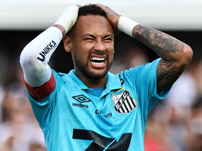 VIDEO: Neymar intenta 'mano de Dios'... y termina expulsado