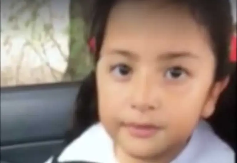 Frida... niña 'colapsa' Facebook con discurso feminista