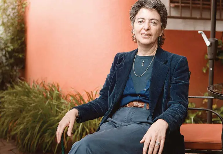 Bárbara Jacobs rinde tributo a los oficios de escribir y leer