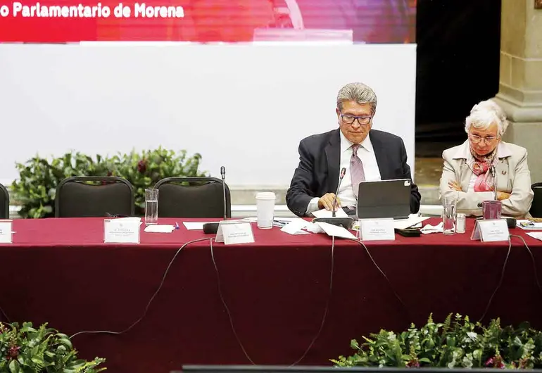 Secretarios plantan a senadores de Morena; desaire divide a legisladores