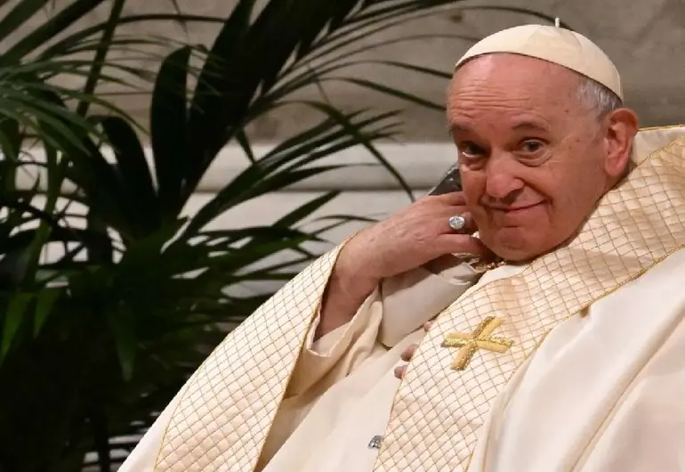 Una década tuiteando: la cuenta de Twitter del papa Francisco cumple 10 ...