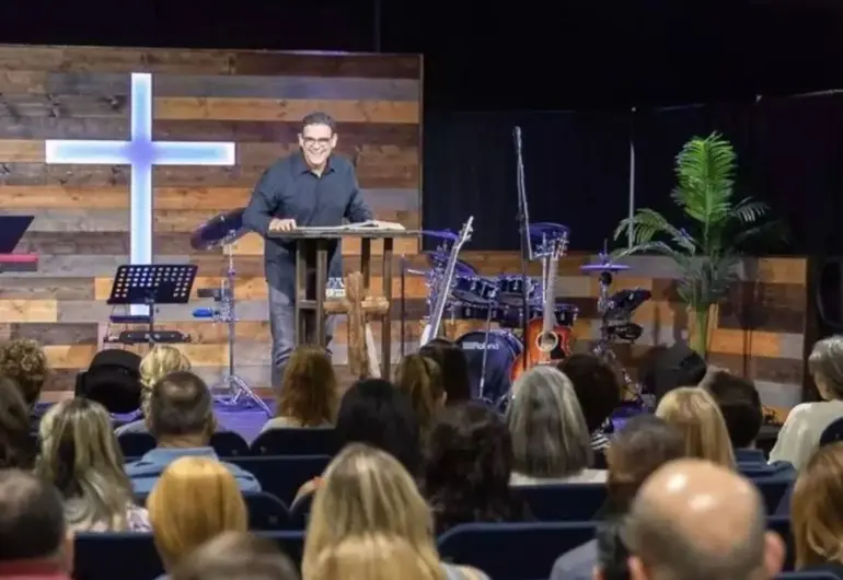 De galán de telenovelas a pastor evangélico: ¿qué fue de José Ángel Llamas?