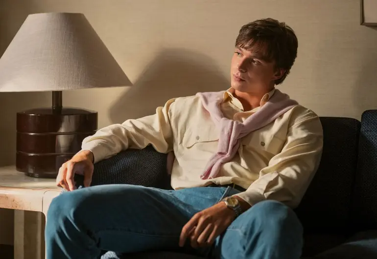 ¿Quién es Nicholas Chavez, el actor que interpreta a Lyle Menendez en ...