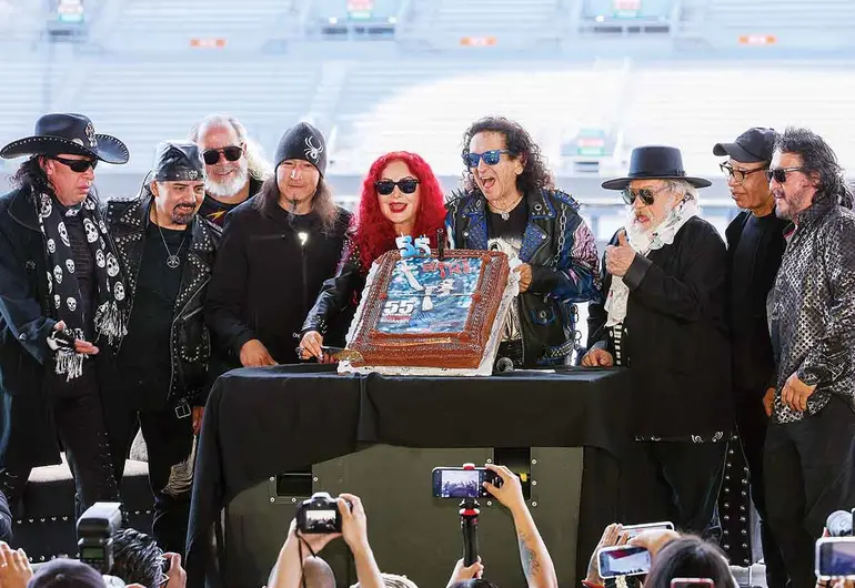 “Hay que motivar a los niños a que jueguen a la música y no a la guerra ...