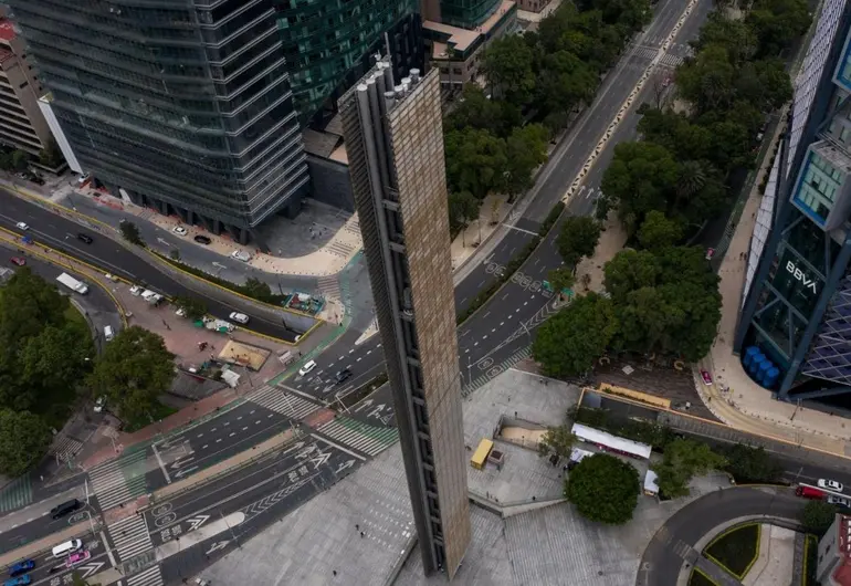 César Pérez Becerril: desconocen la Estela de Luz