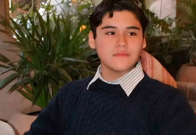 Influencer de moda, Guillermo Herrera, es blanco de clasismo por viajar en transporte público