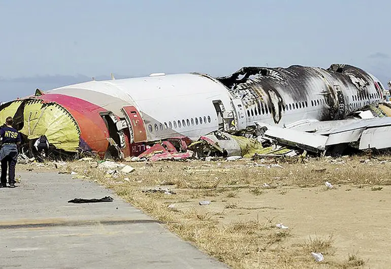 Defienden la experiencia de piloto del Boeing 777