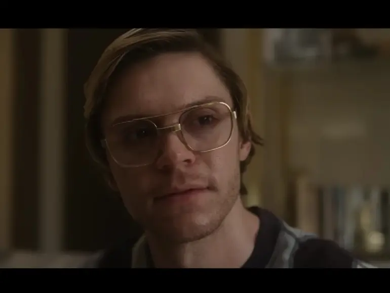 Evan Peters se sumergió en la oscuridad para el papel de Jeffrey Dahmer