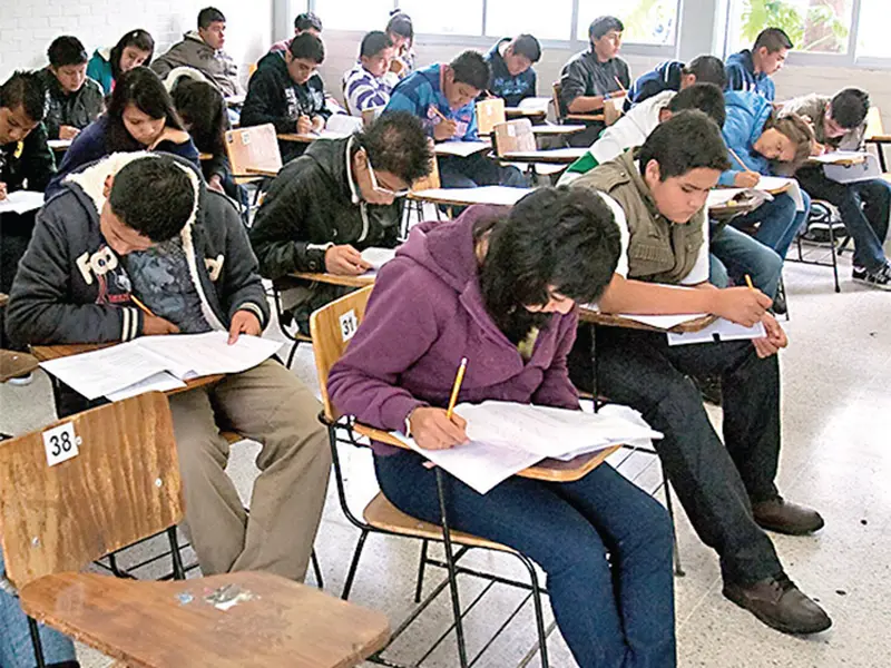 Morena impulsa ampliar estudios profesionales