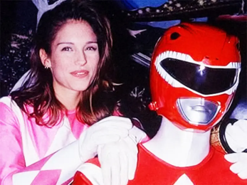 Así luce la 'Power Ranger rosa' 20 años después | Excélsior