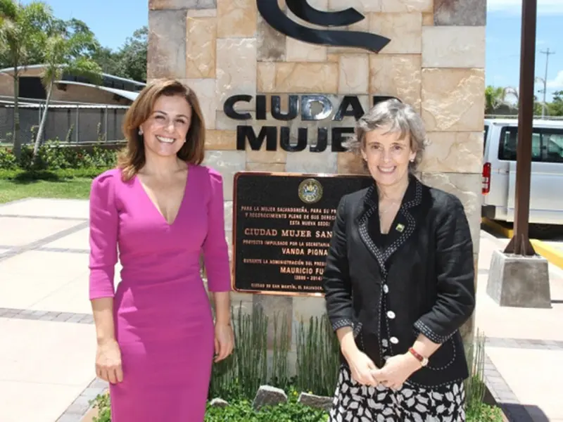 El Salvador presenta programa ‘Ciudad Mujer’ a parlamentarios europeos | Excélsior
