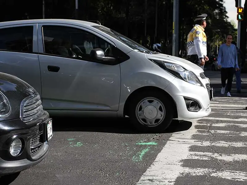 Vehículos con engomado azul no circulan este viernes