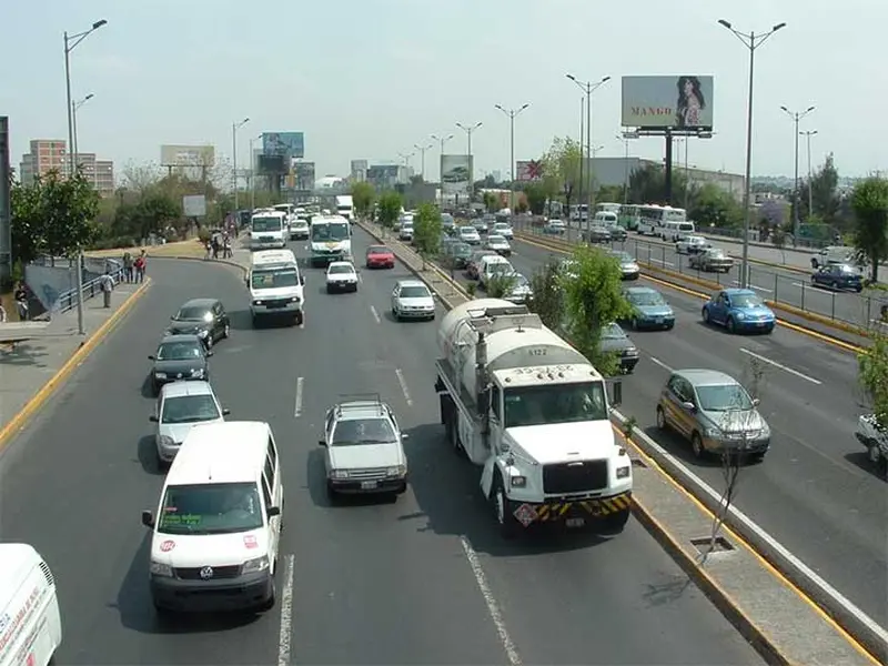 Este día no deben circular automóviles con engomado azul