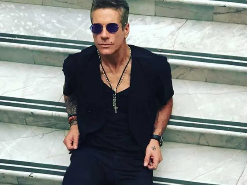 Fernando Carillo publica foto escandalosa y después la borra