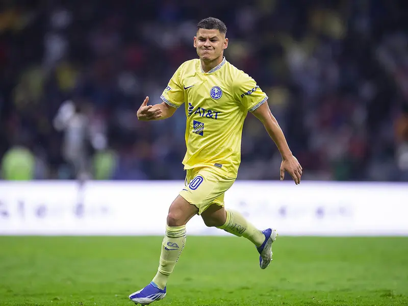 Ambriz aplaude el golazo de Richard Sánchez