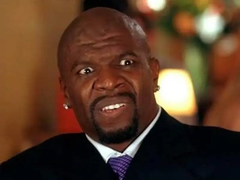 Terry Crews recrea a personajes de película '¿Y dónde están las rubias?'