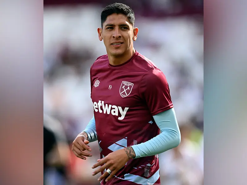 Edson Álvarez revela por qué usa el "número de su familia" con West Ham