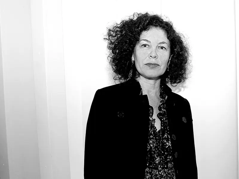 La poeta María Baranda cazadora de sombras y versos