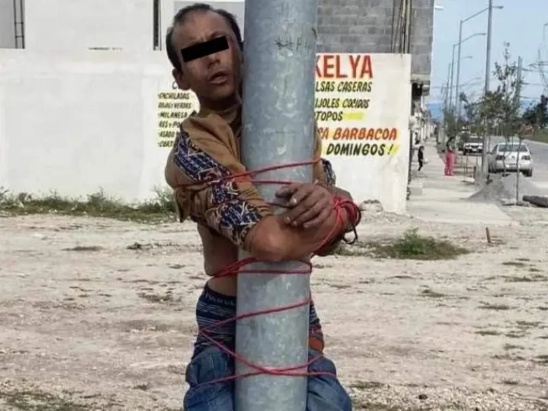 Amarran a ladrón a un poste en Nuevo León