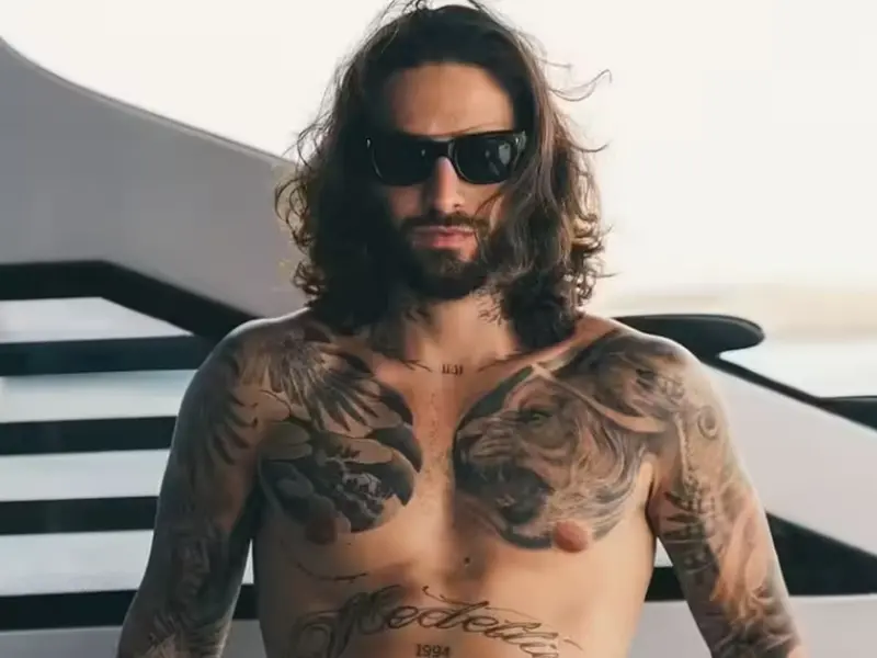 Maluma Sorprende al Buscar Niñera para su Hija Paris en Redes Sociales