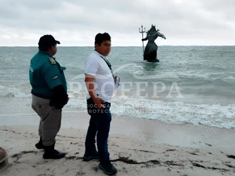 Profepa clausura la estatua de Poseidón de Progreso, Yucatán