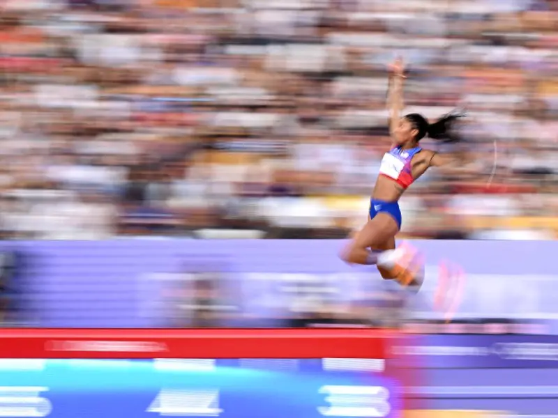 ¡Un salto a la victoria! Tara David-Woodhall gana el oro en salto de ...