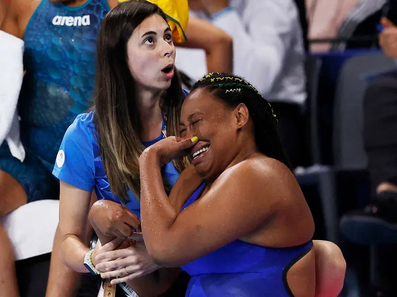 Brasileña había ganado medalla; fue descalificada en Paralímpicos