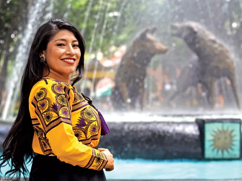 María Reyna deja de ser musa para convertirse en creadora