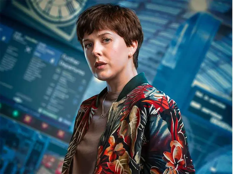 Alexandra Roach, hacker de primer nivel