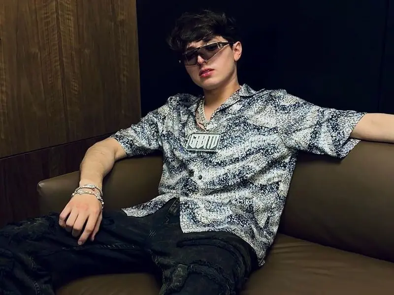 ¿Quién es Gabito Ballesteros, cantante de corridos tumbados?