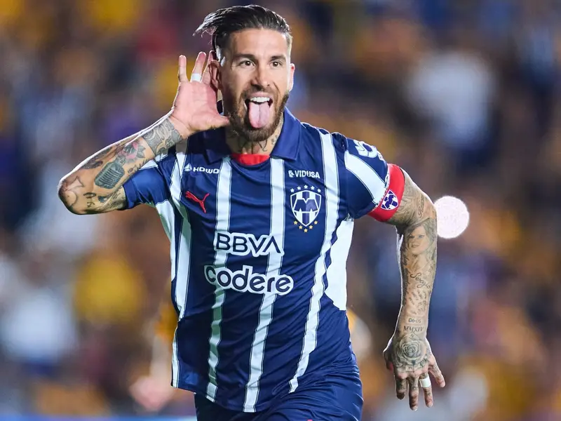 VIDEO: Sergio Ramos se estrena como goleador en Clásico Regio