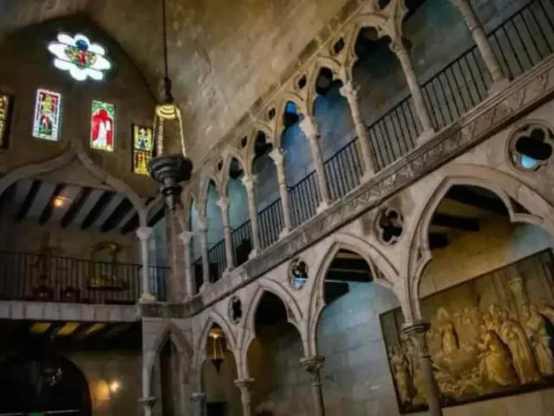 Conoce la antigua capilla gótica que fue trasladada desde España y ...