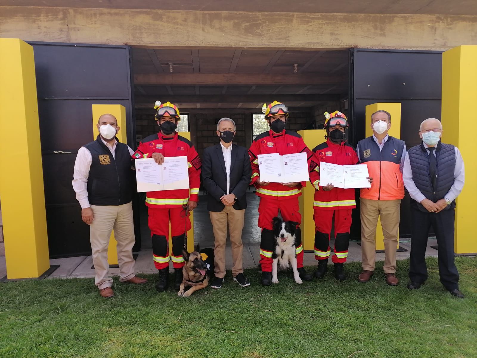 Certifican a tres binomios caninos de la UNAM ¡Conócelos!