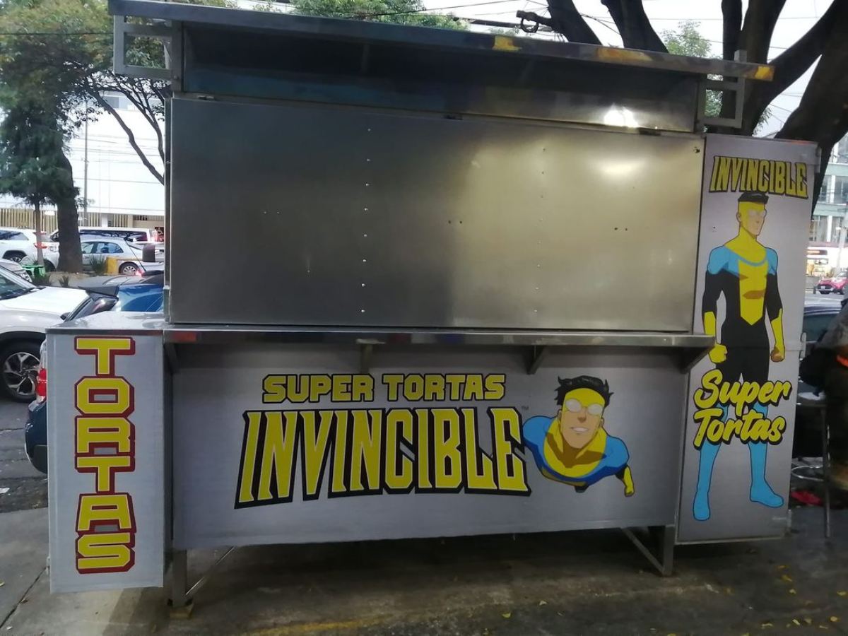 Invincible tiene sus propias tortas en este puesto de CDMX