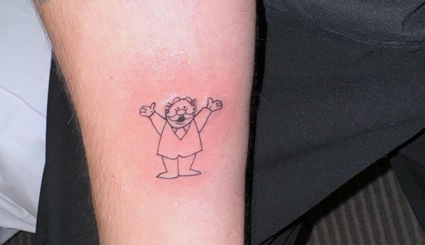 Bunt presume tatuaje de Dr. Simi tras EDC México 2024
