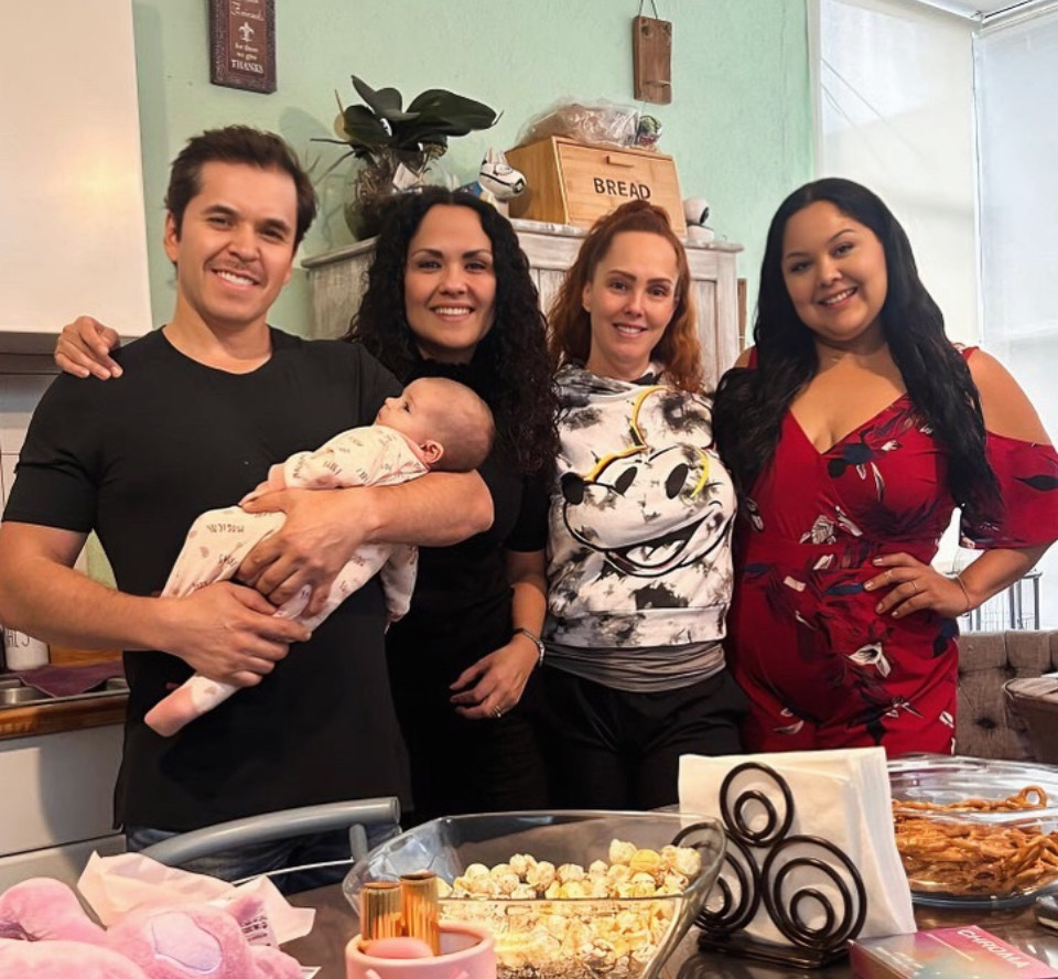 Raúl Sandoval y Fran Meric eligen a Estrella como madrina de su hija