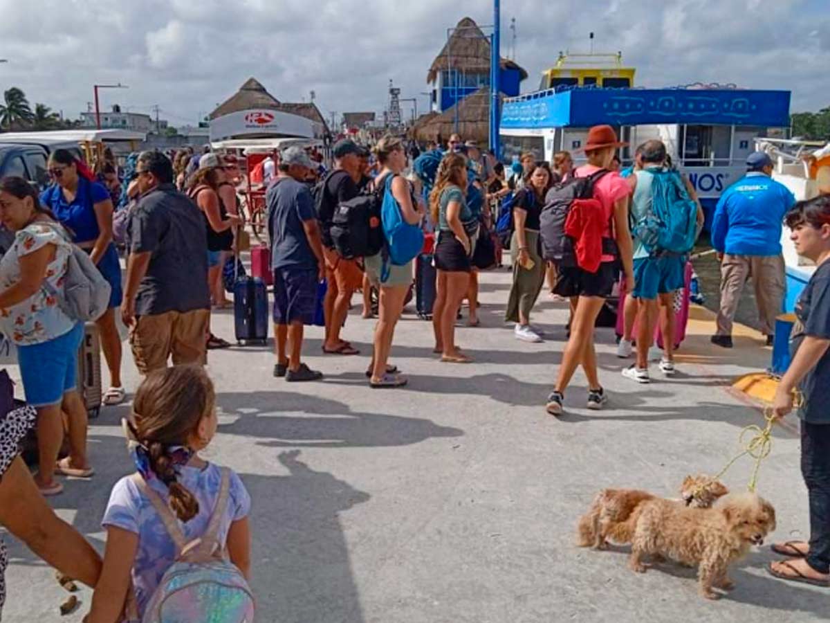 Inicia evacuación de la isla de Holbox ante llegada del huracán 'Beryl'