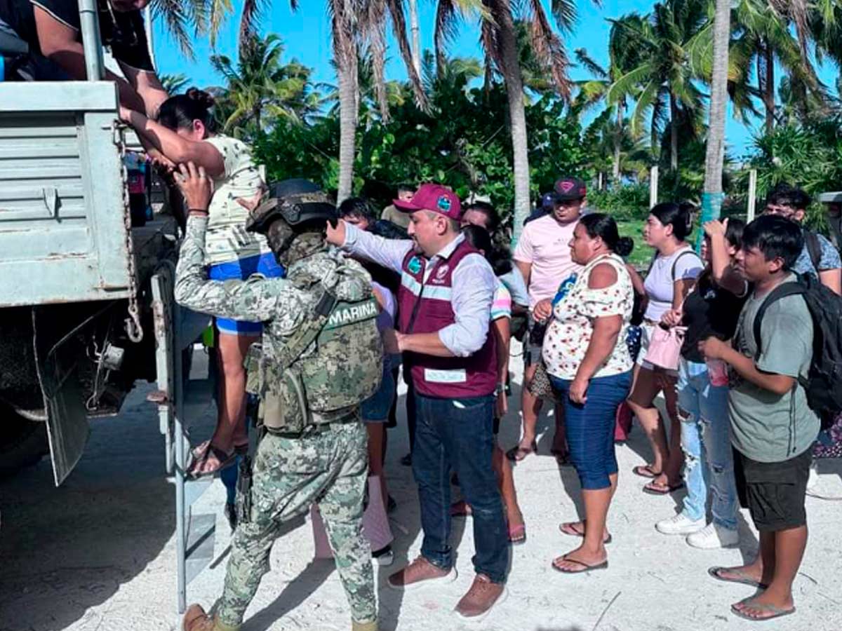 Inicia evacuación de la isla de Holbox ante llegada del huracán 'Beryl'