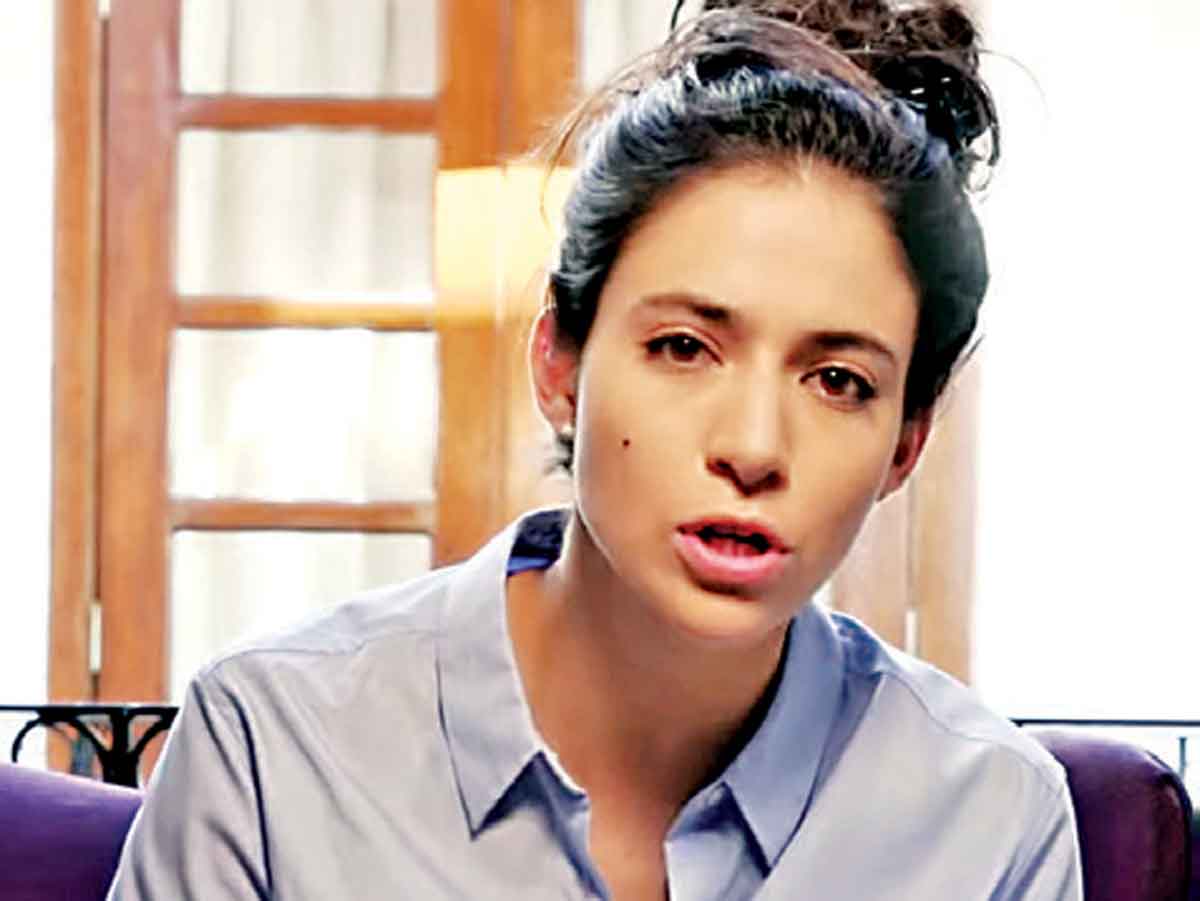 Itzel Schnaas denuncia acoso, señala al escritor Andrés Roemer