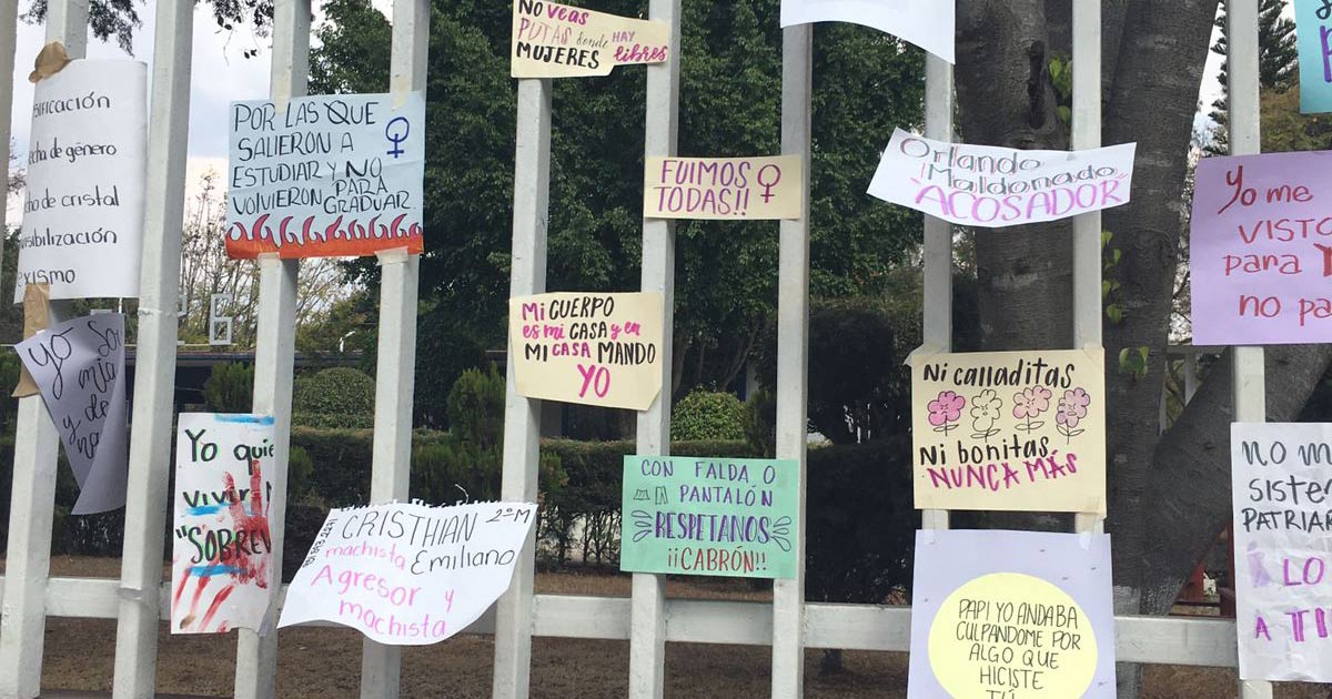 “Carlos te manipula para que mandes fotos”; alumnas de Bachilleres ...