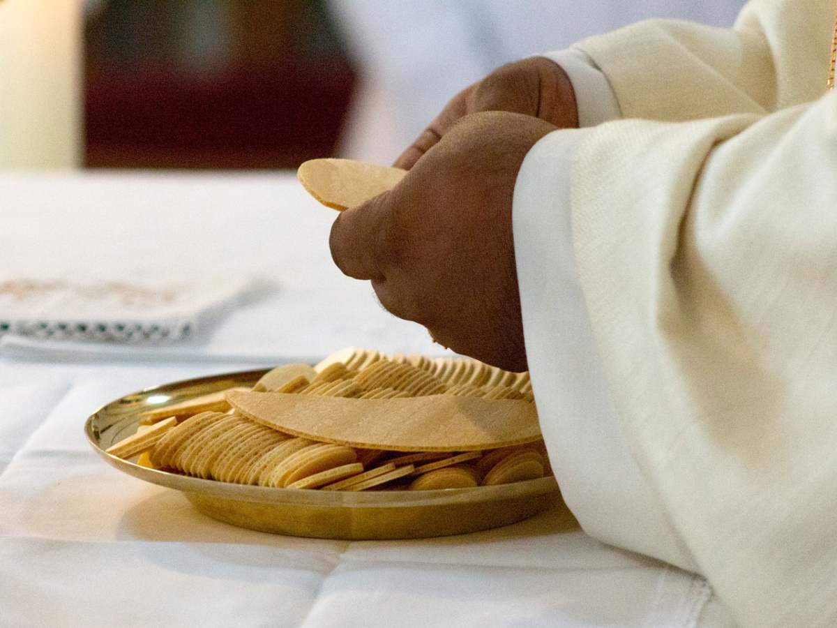 Semana Santa: De qué están hechas las hostias, te decimos