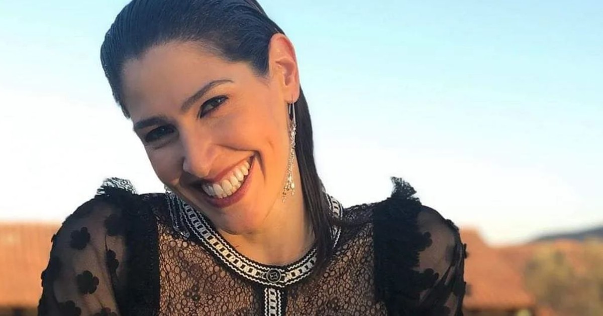 Ashley de Ha*Ash recuerda se le rompió el pantalón en concierto