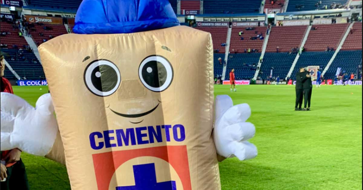 VIDEO: 'Costalito', nueva mascota de Cruz Azul, encanta en redes sociales