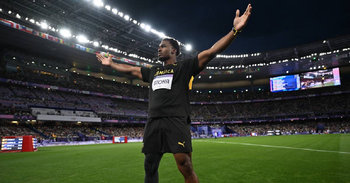 Rompiendo récord, Rojé Stona y su lanzamiento de disco ganan el oro