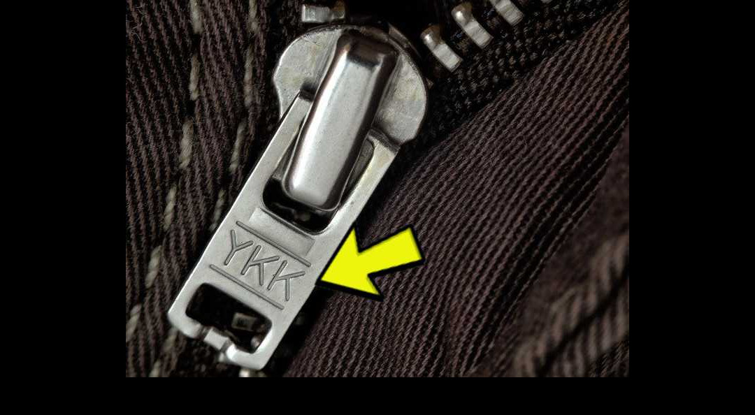 Qué significan las letras YKK que vienen en los cierres