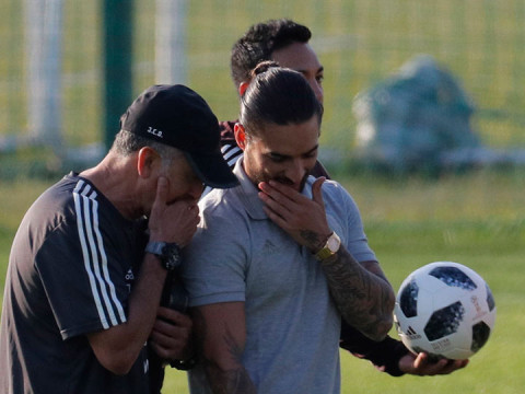 Maluma le pone ritmo a la práctica de México - Noticias del Estado de ...